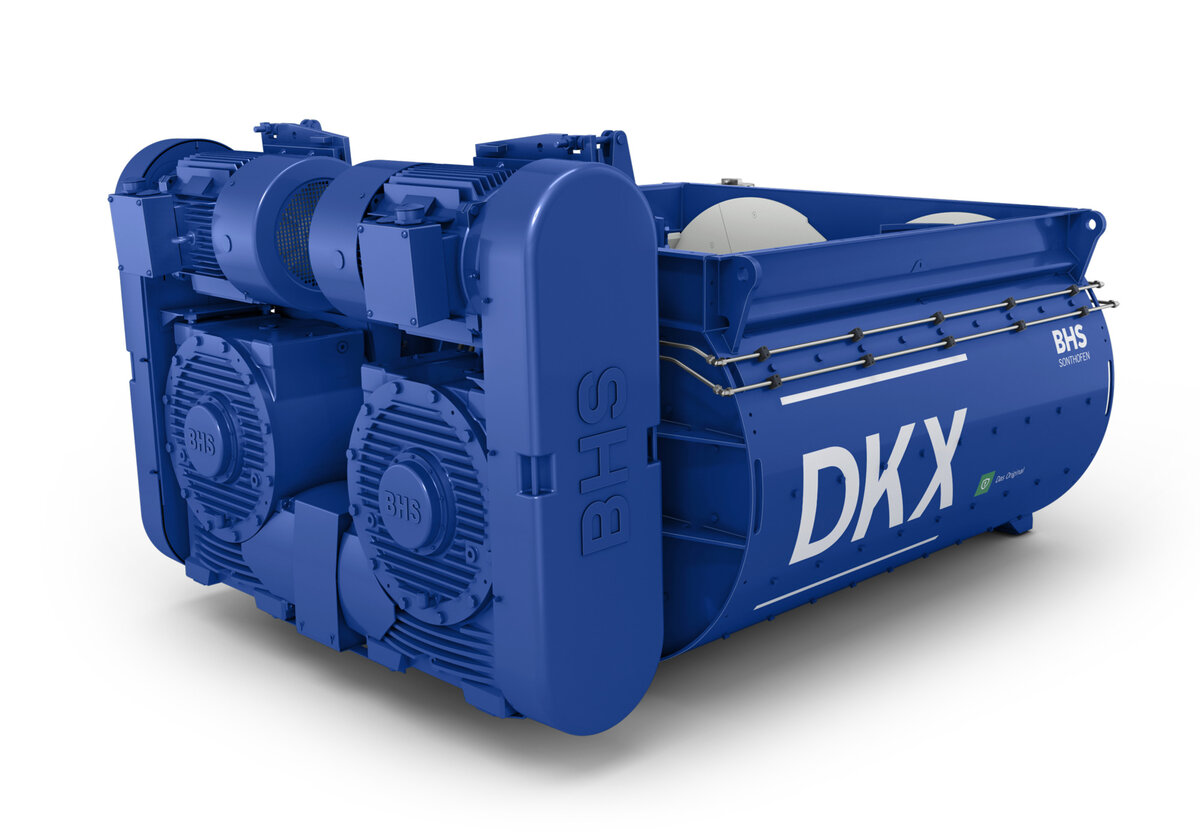 Mixing and crushing technology for producing building materials