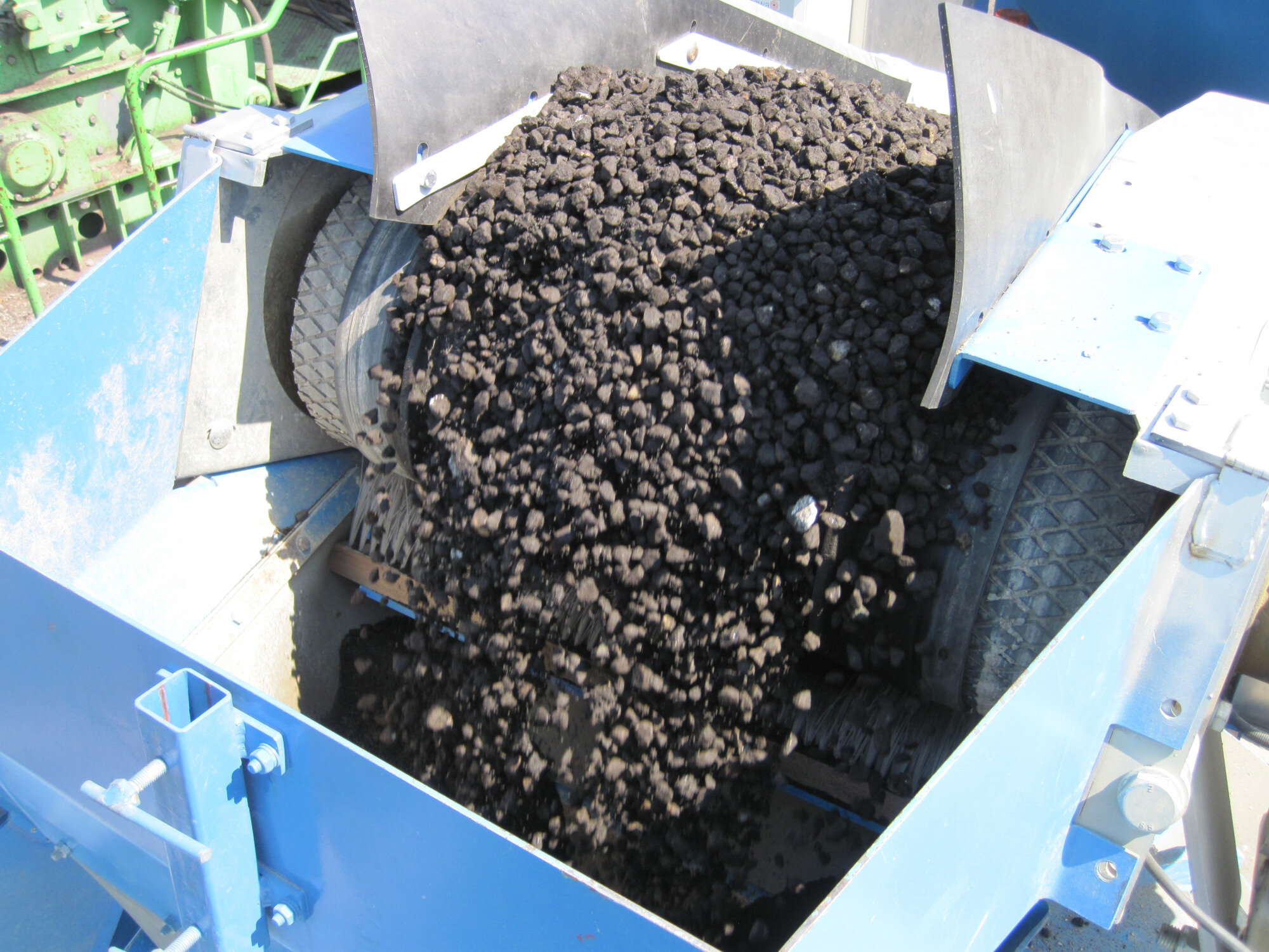 Mixing and crushing technology for road construction