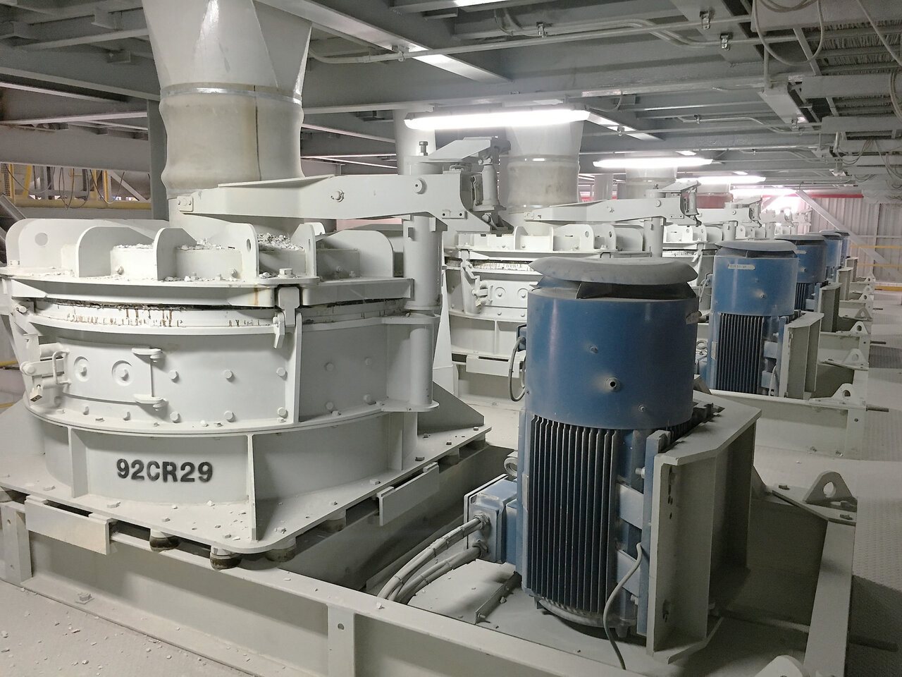 Rotor impact mill (RPM) – sand maker with a vertical shaft