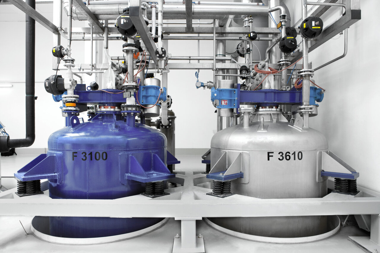 Pressure plate filter (PF) – producing clear filtrates