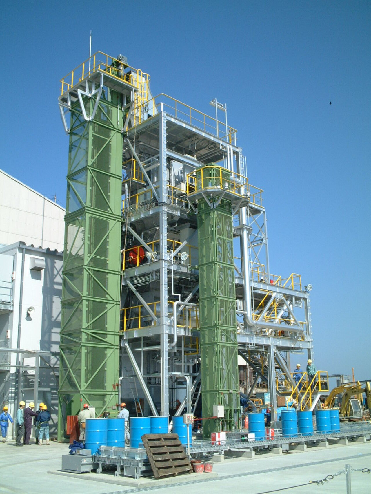 Solutions for toxic waste processing by means of SMP