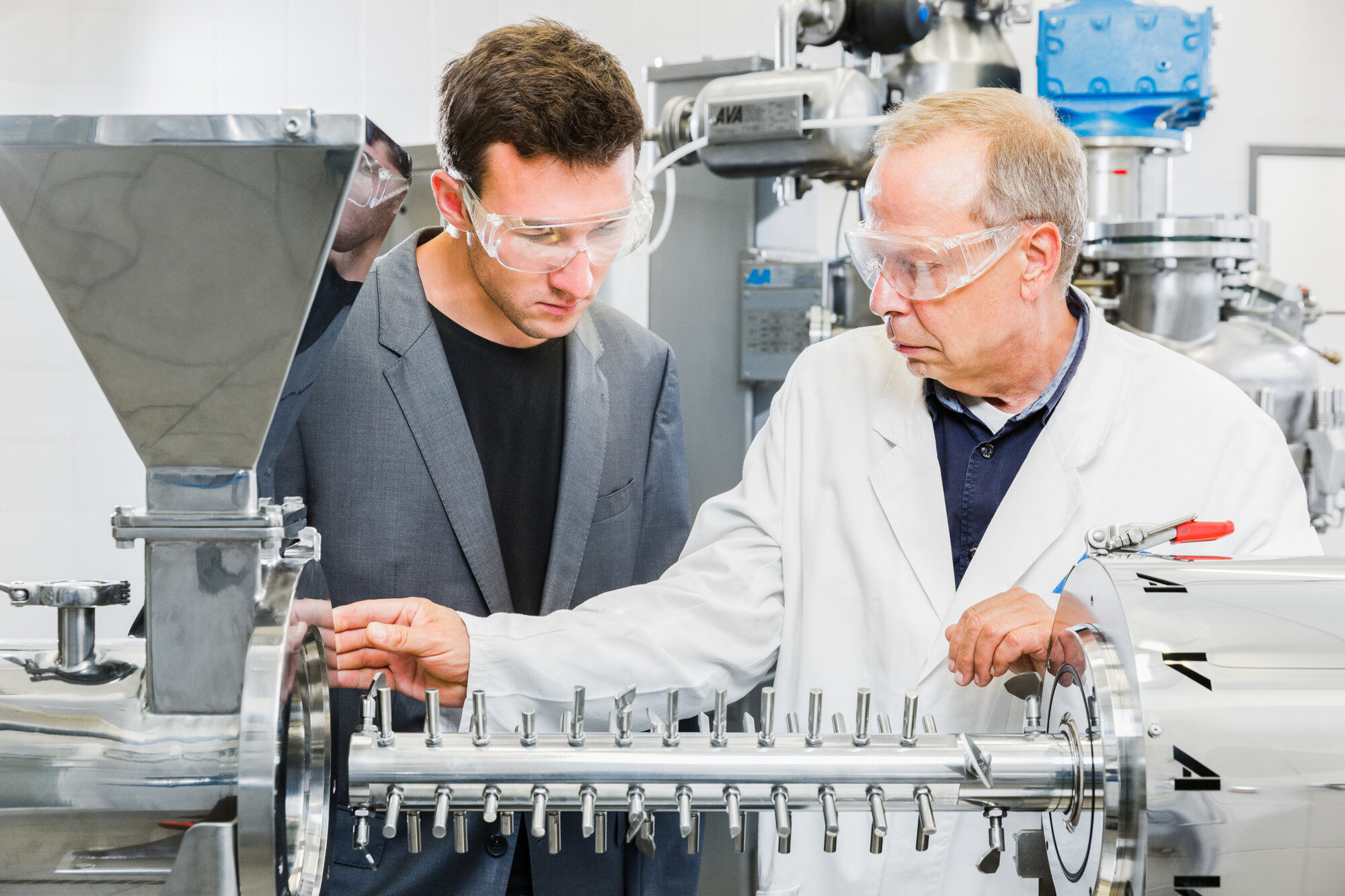 Pilot systems and laboratory equipment for determining plant technology