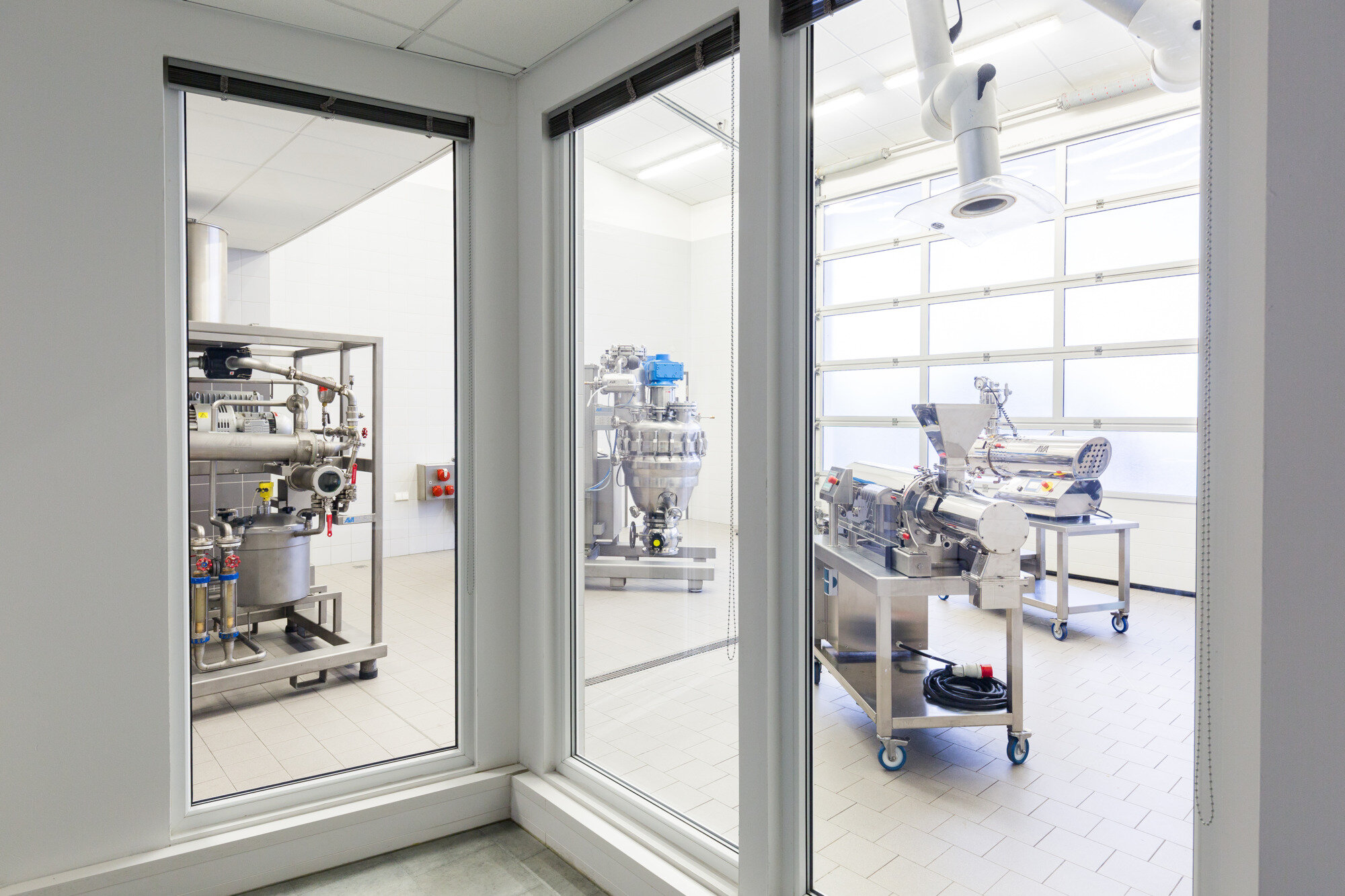 Pilot systems and laboratory equipment for determining plant technology