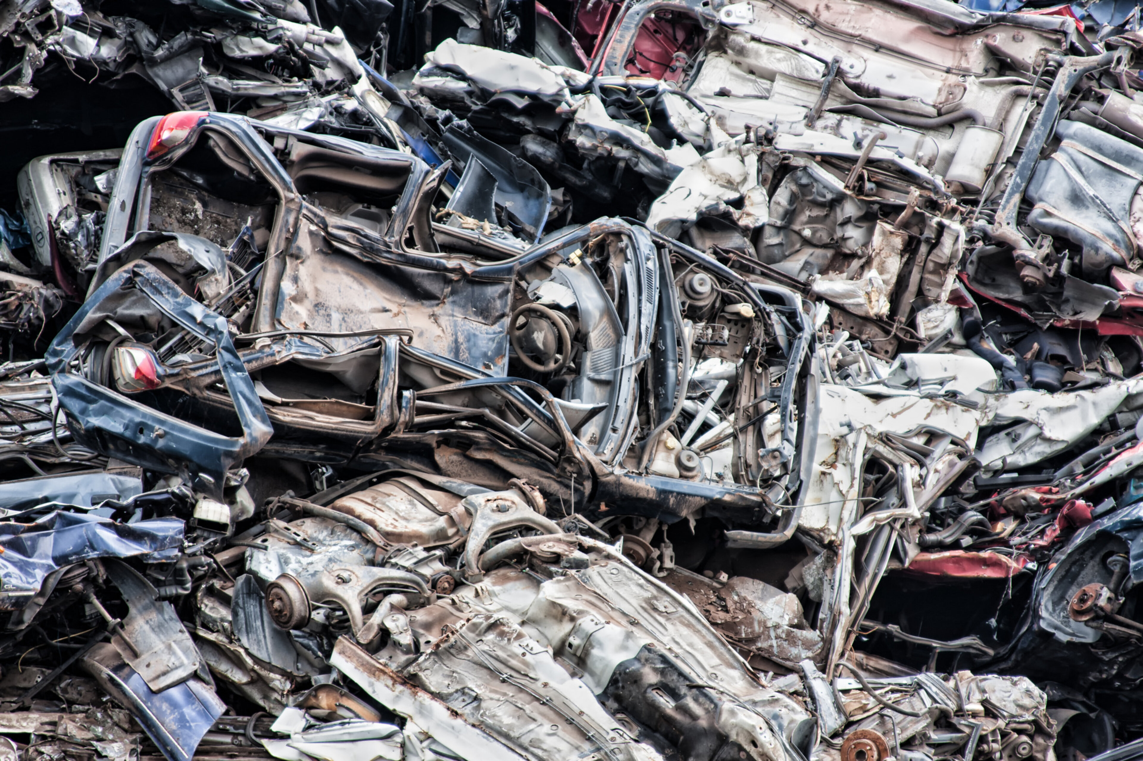 Optimally process and recycle residual shredder fractions