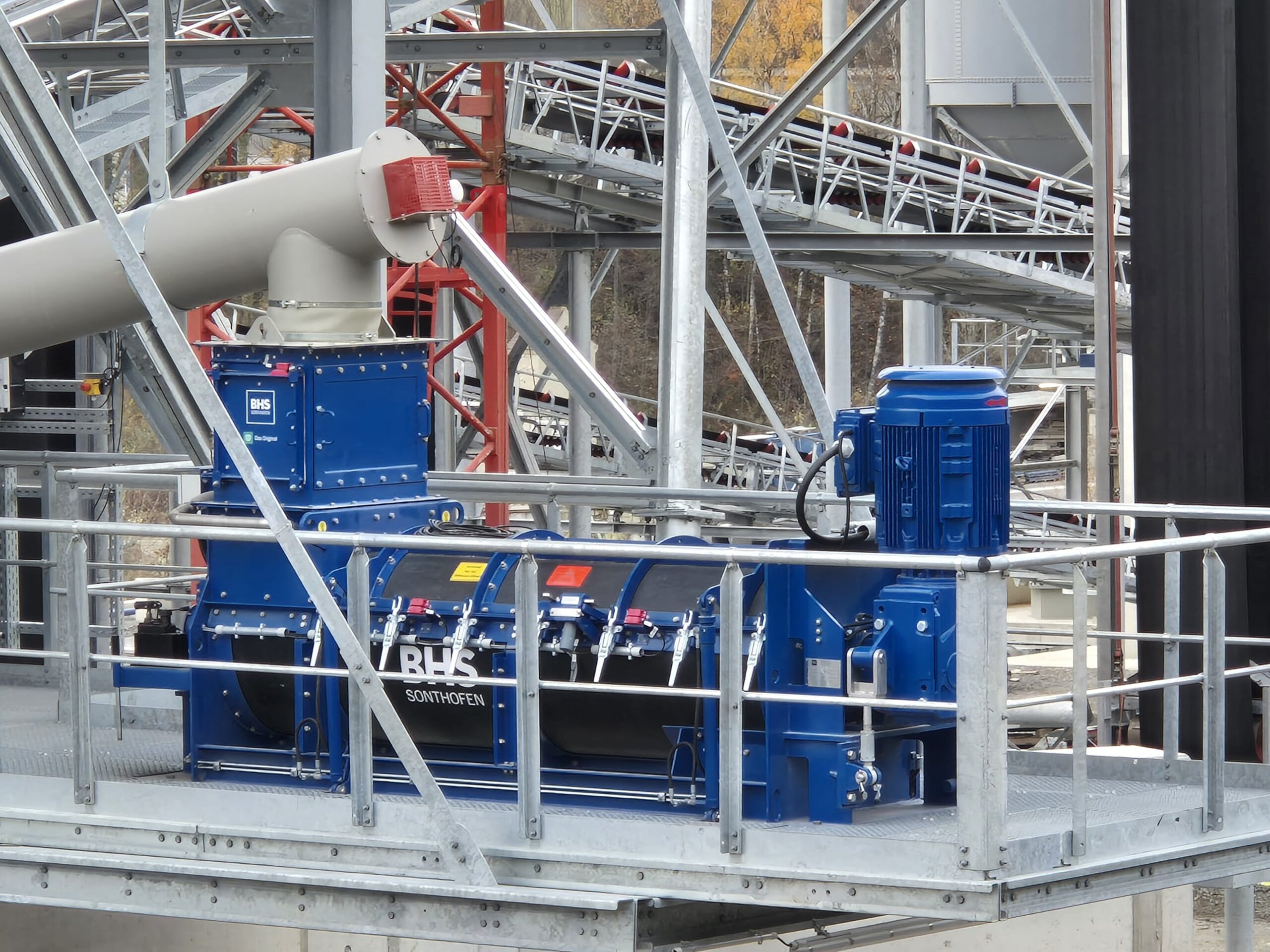 Single-shaft continuous mixer for dry or moist fine materials